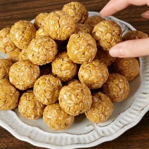 3 ingredient Oat balls - recipionline